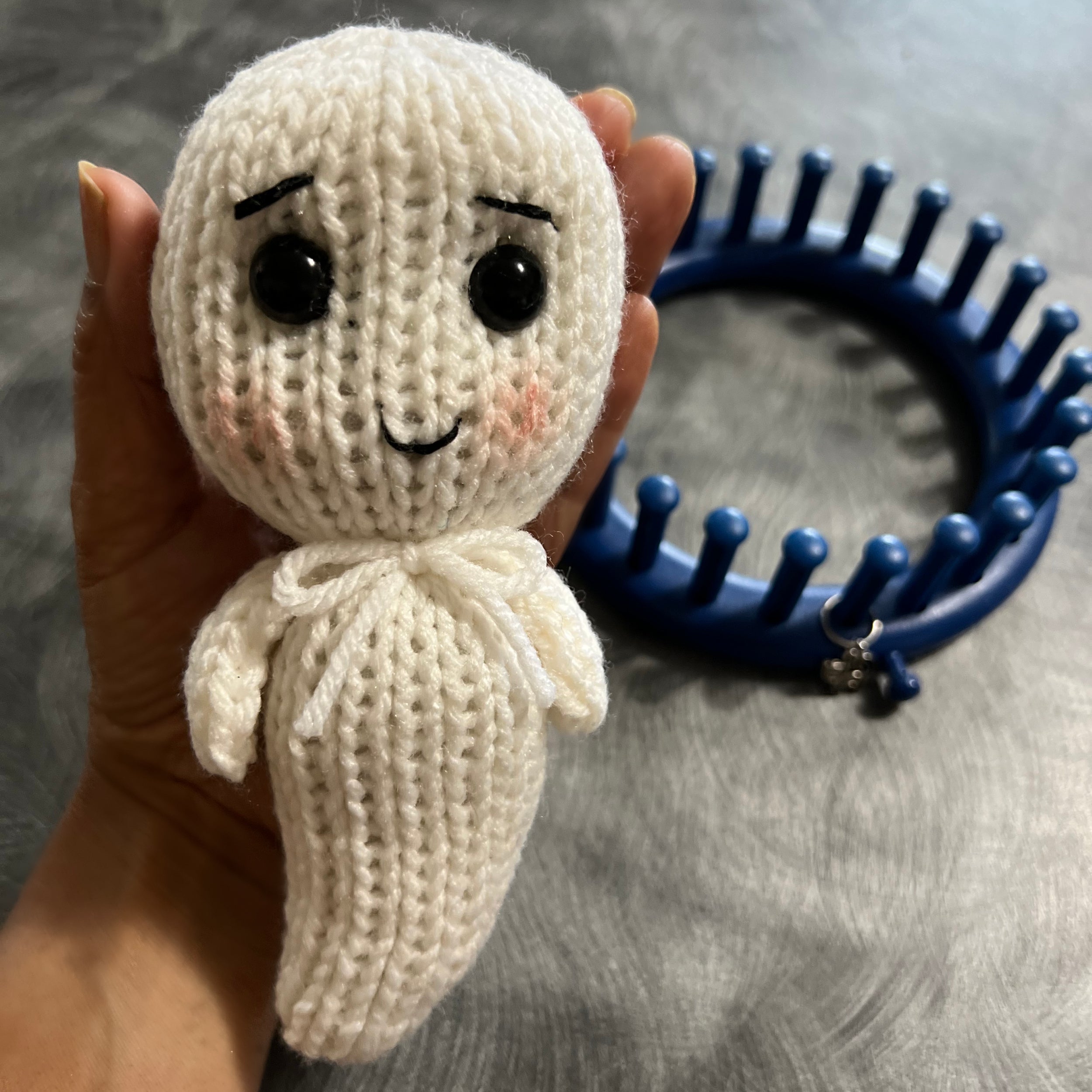 Loom Knit Tiny Ghost Doll Pattern with Video – Loomahat.Store