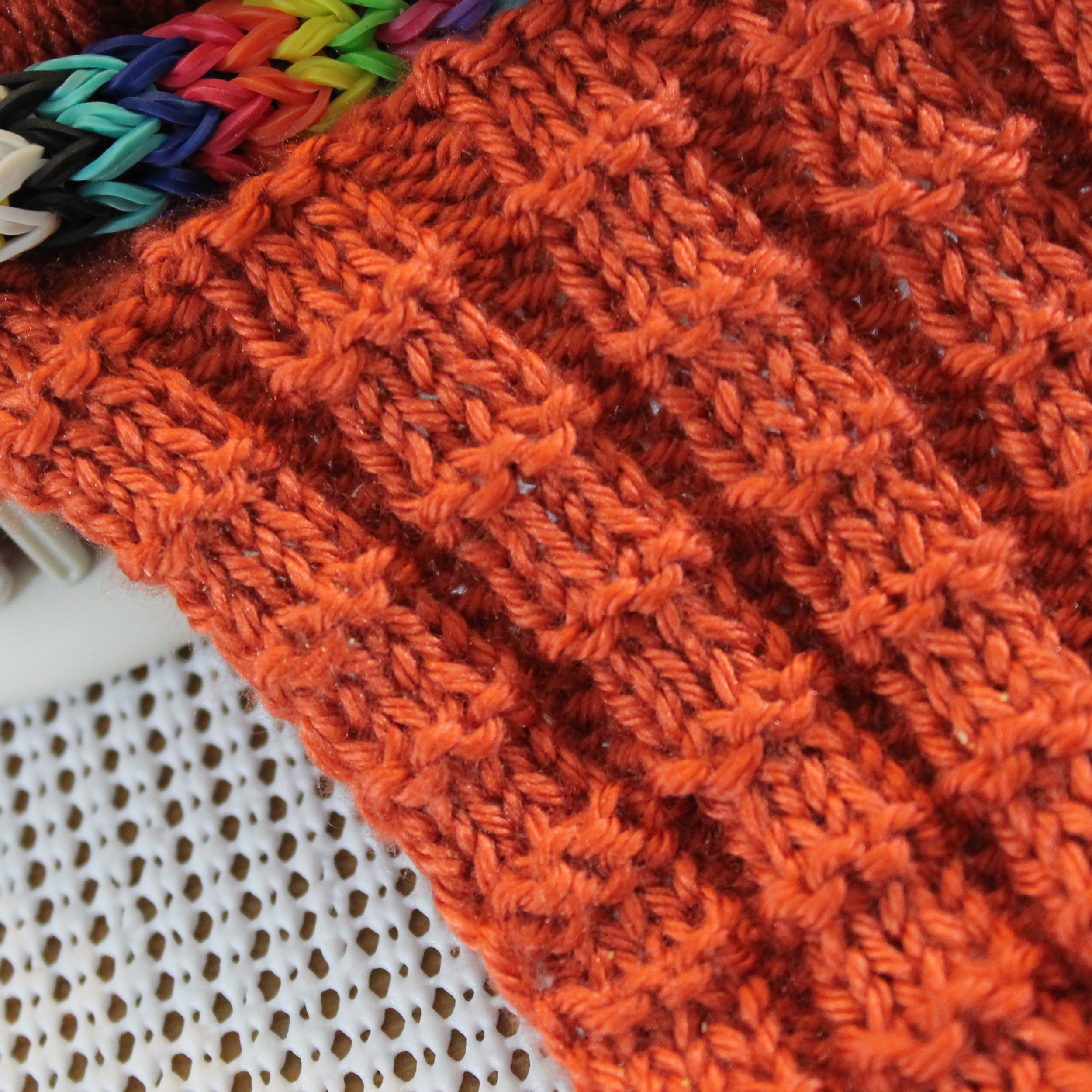 Loom Knit Interrupted Rib Stitch Pattern – Loomahat.Store